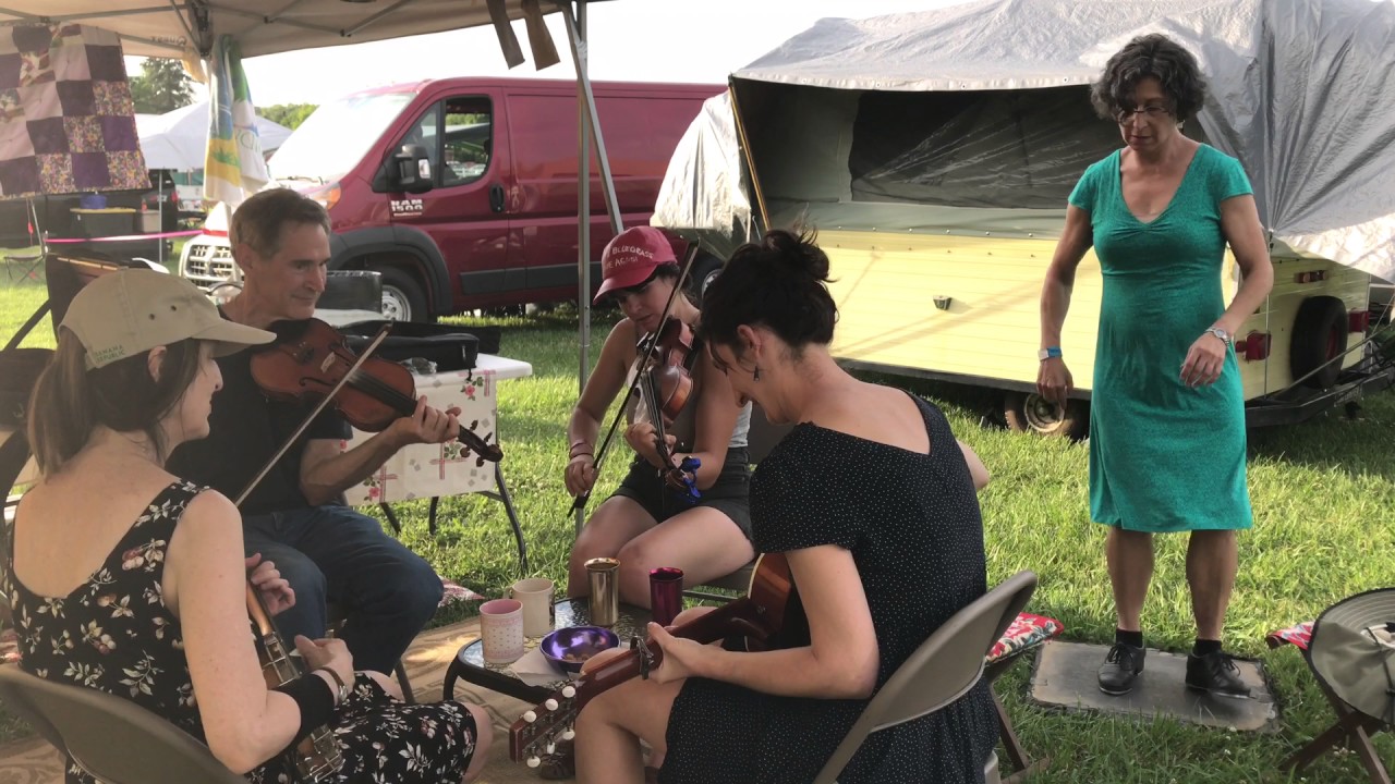 Oldtime fiddlers Amy Alvey & Brad Leftwich - Mt Airy oldtime jam with ...