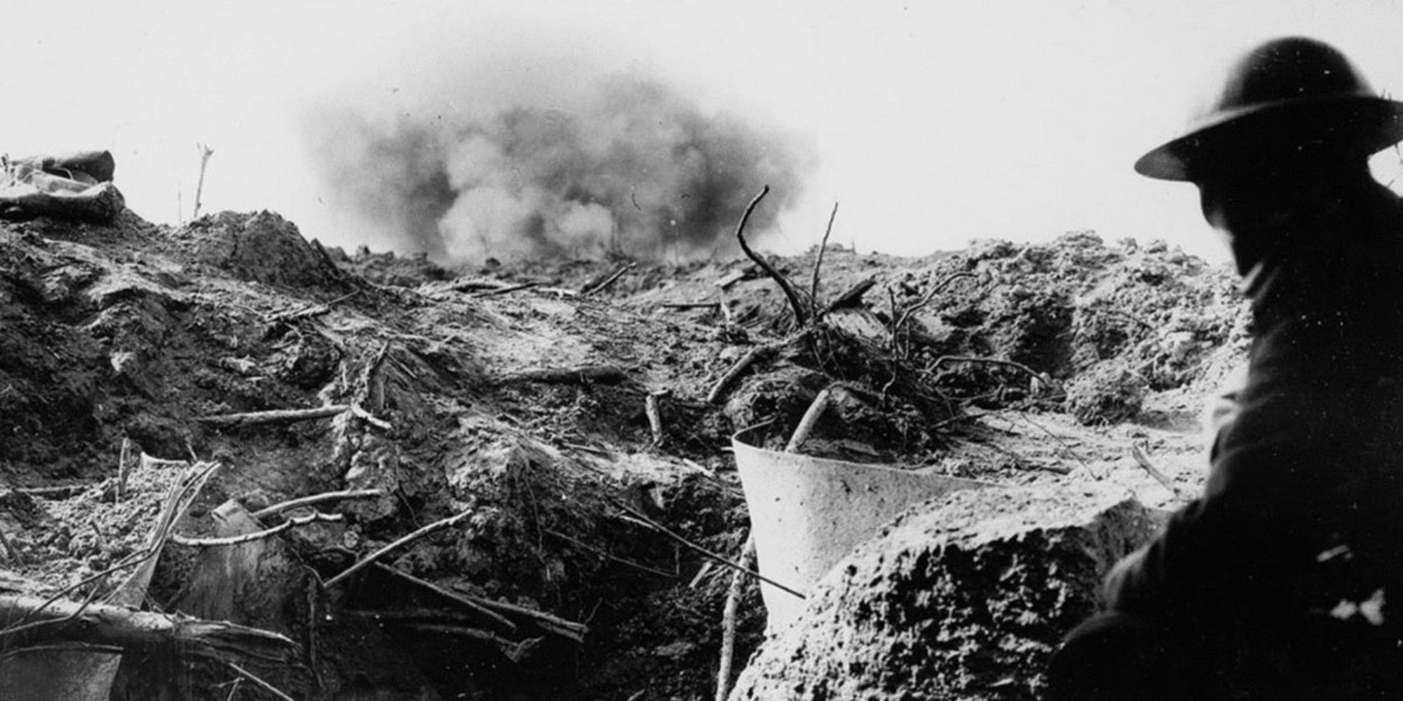 This soldier was so daring even his captured enemies patted him on the ...