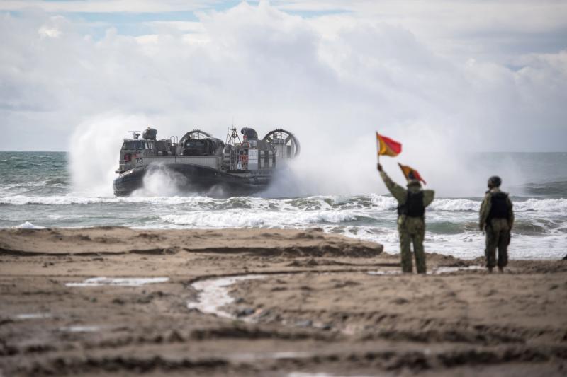 Japan's 1st amphibious assault force certified during exercise with U.S ...