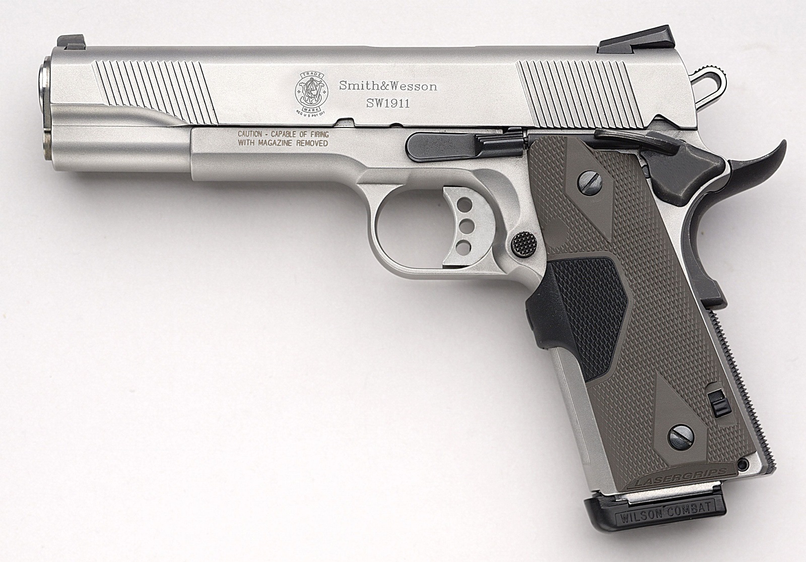How Smith & Wesson Took a 100 Year Old Gun Design And Made It Better ...
