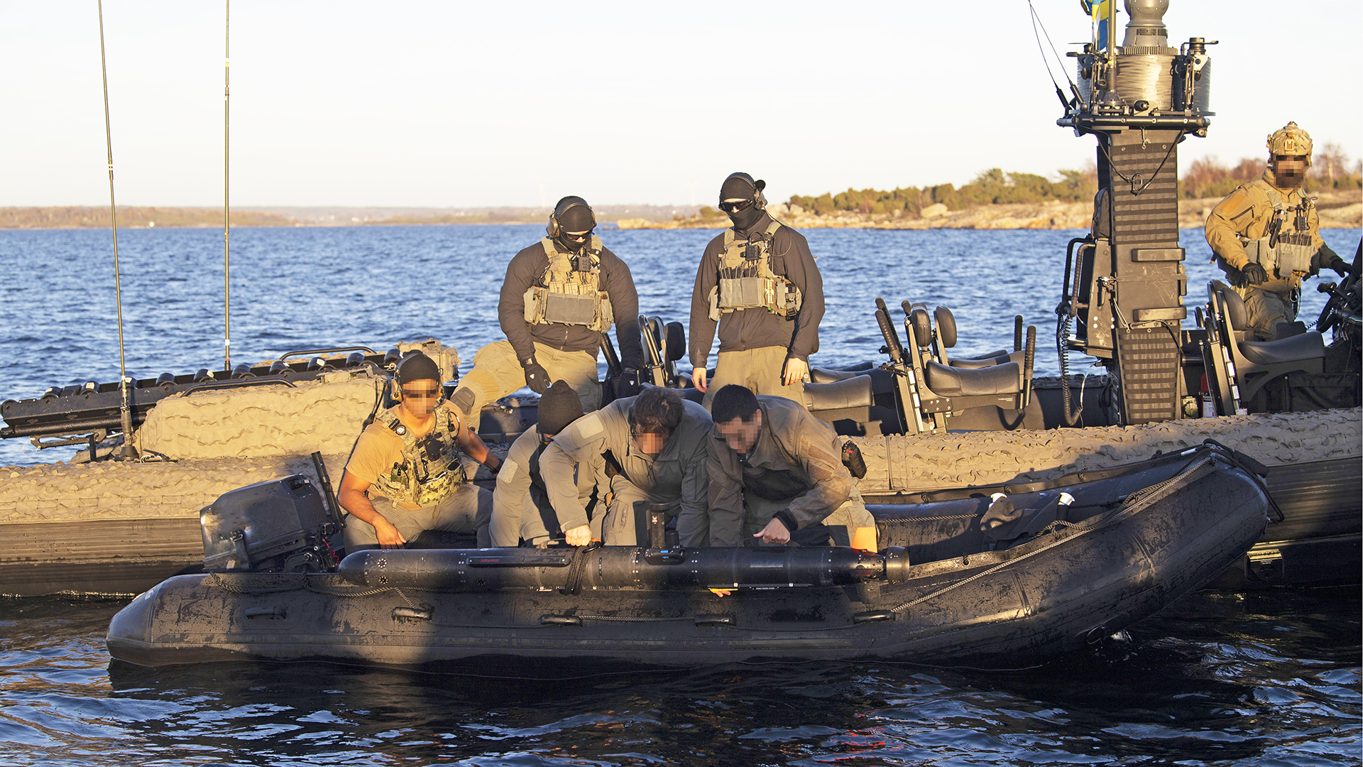 Check Out These Navy Special Operators Deploying An Underwater Scout ...