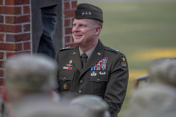 Army General Fired, Loses a Star After 'Counterproductive' Leadership ...