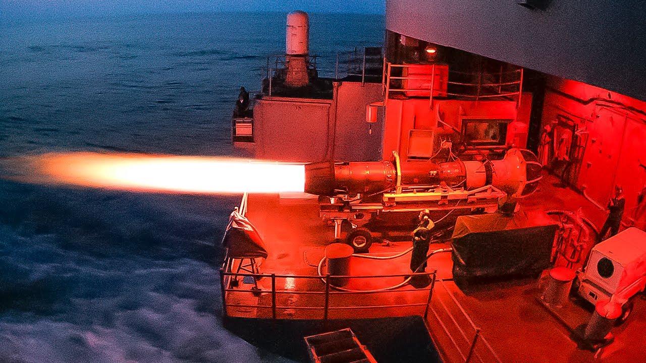 What's Under The Flight Deck At The Rear Of An Aircraft Carrier ...