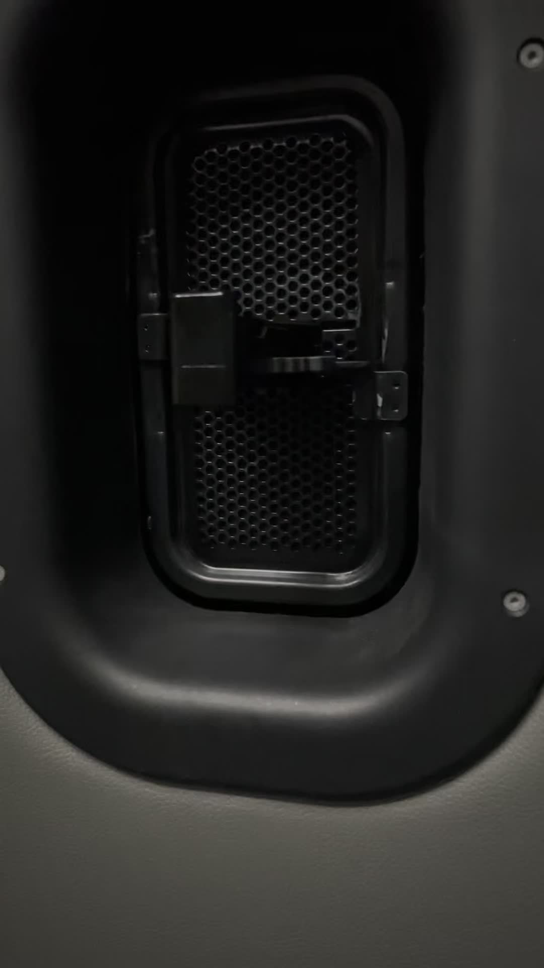 Bunk area vent on Freightliner. | RallyPoint