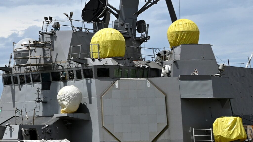 Navy awards $619M to Raytheon for SPY-6 radar backfits for destroyers ...