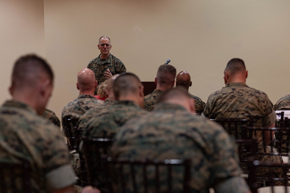 Chaplain of the Marine Corps reinforces resiliency, leadership with 1st ...