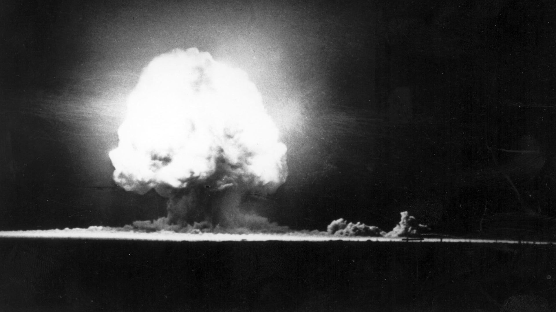 The first atomic bomb test is successfully exploded | HISTORY | RallyPoint