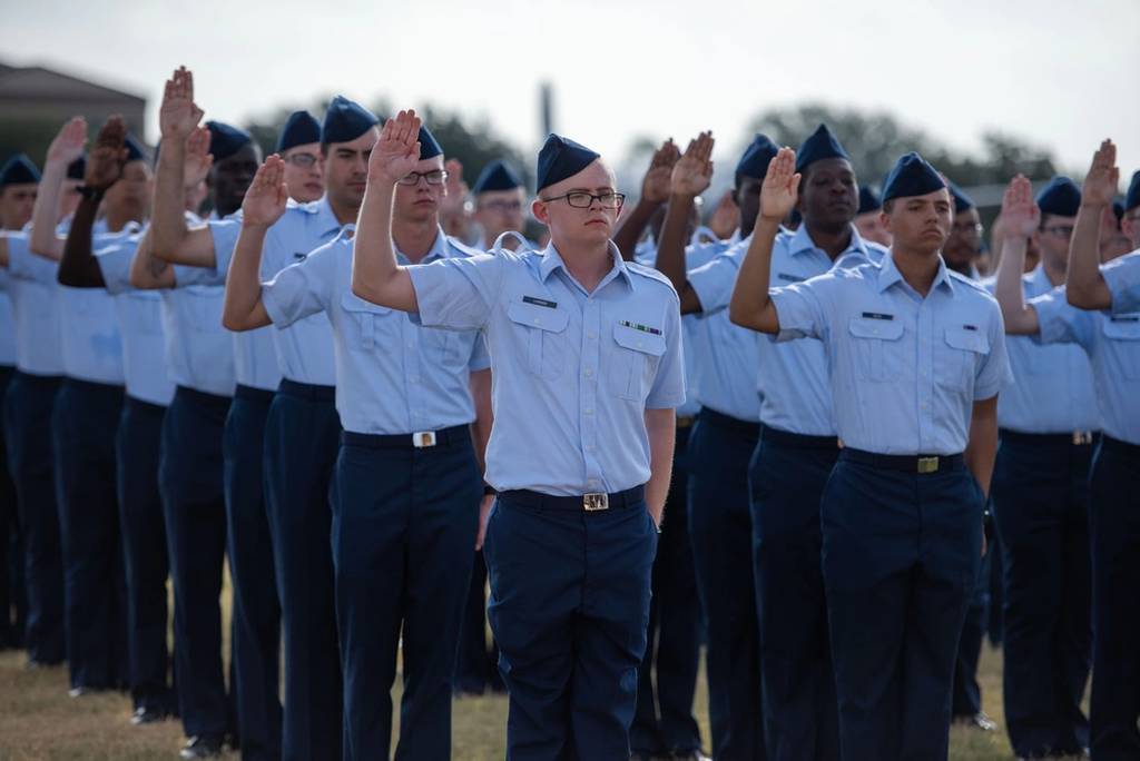 Entire Air Force to miss recruiting goal, the first failure since 1999 ...