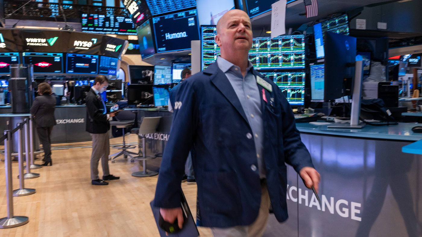 The Dow Jones hits 40,000 for the first time. What to know about this ...