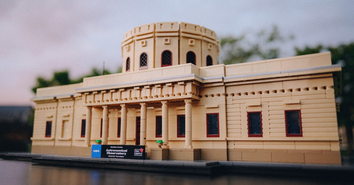 Artists Build Ukraine’s Most Beautiful Landmarks With LEGO Bricks for ...