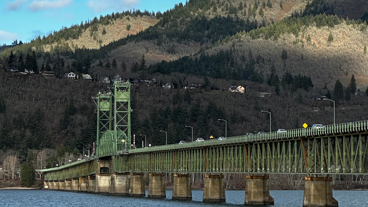 Hood River Bridge reopens on Sunday — but to passenger vehicles only ...