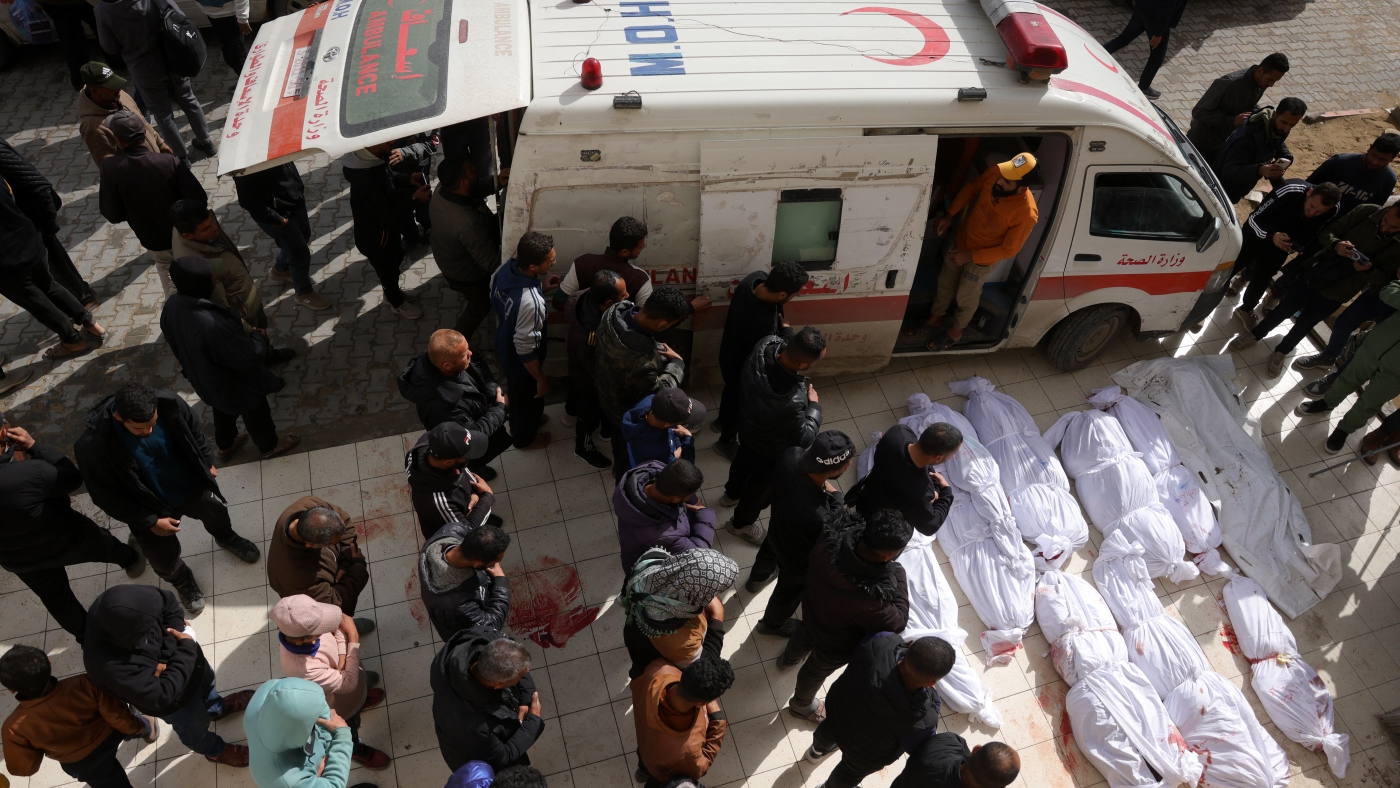 Israel expands its ground offensive in Gaza as Hamas firesrocketsback ...