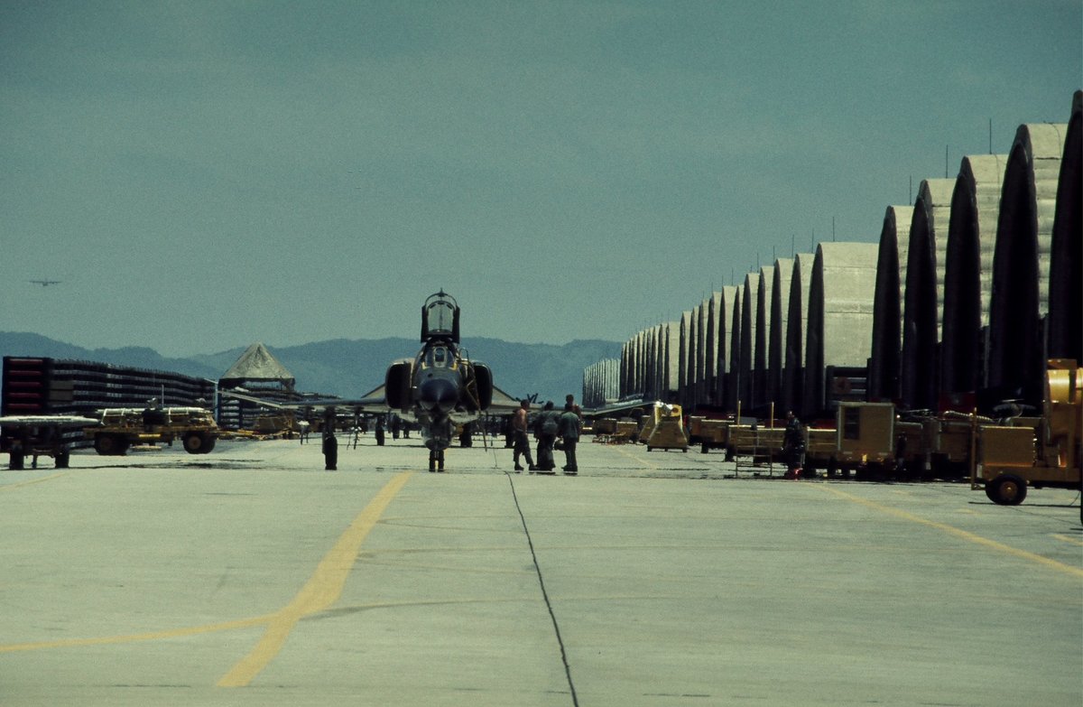 Da Nang Air Base, Vietnam, 366th Tactical Fighter Wing "Gunfighters ...
