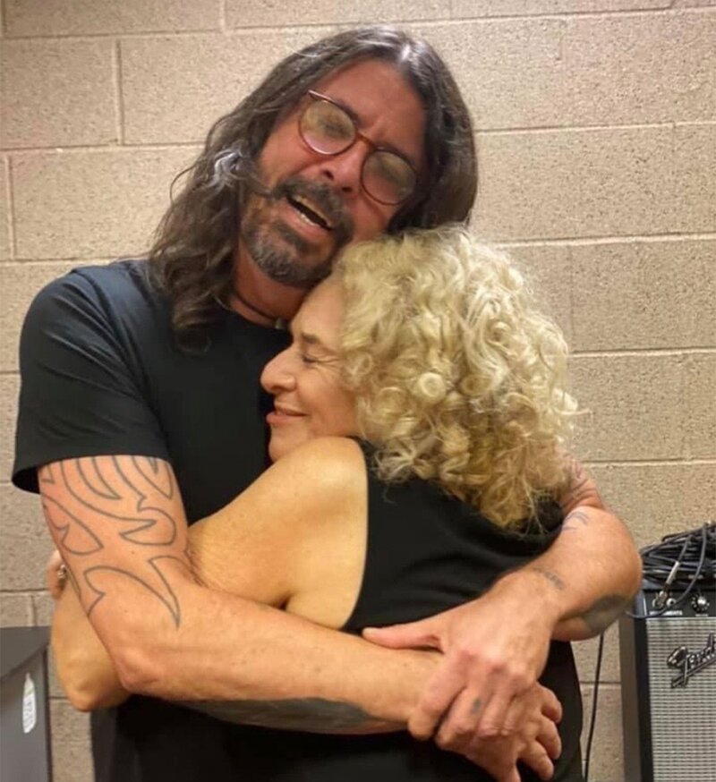 Love this wholesome photo of Dave Grohl and Carole King together at the ...